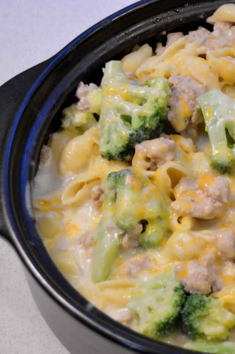 One Pot Cheesy Shells with Ground Turkey and Broccoli